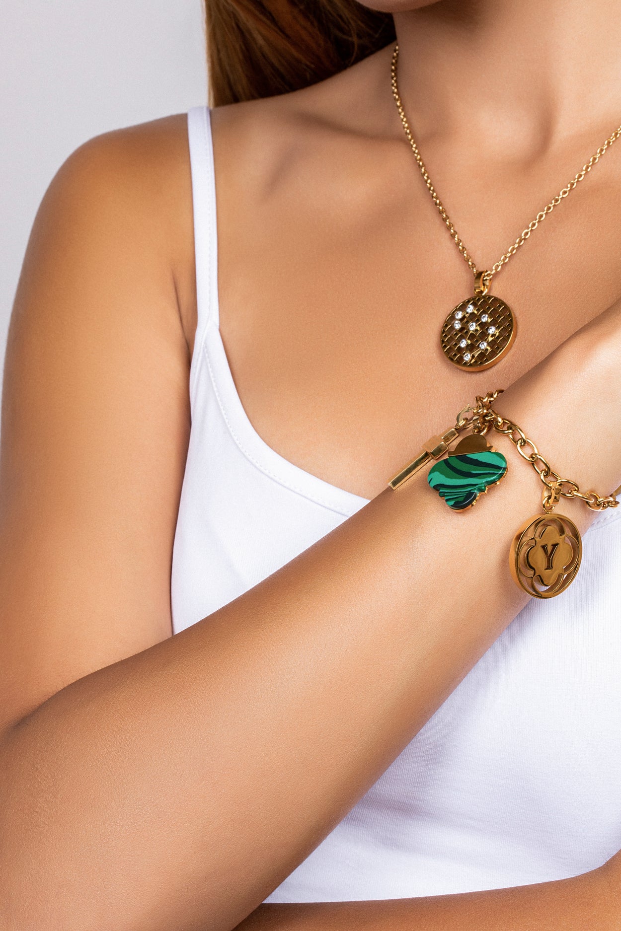 Essentials – Carisma Collections